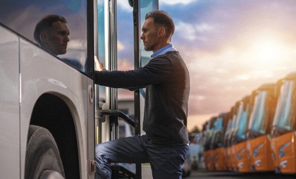 Top 5 Benefits of an Employee Shuttle Service: Why It’s Worth It