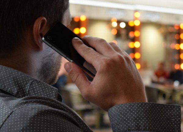 Why Use A Reverse Phone Lookup For Business